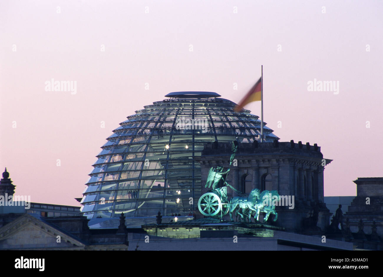 Europa Europe Germany Deutschland Berlin Reichstag Brandenburger Tor ...