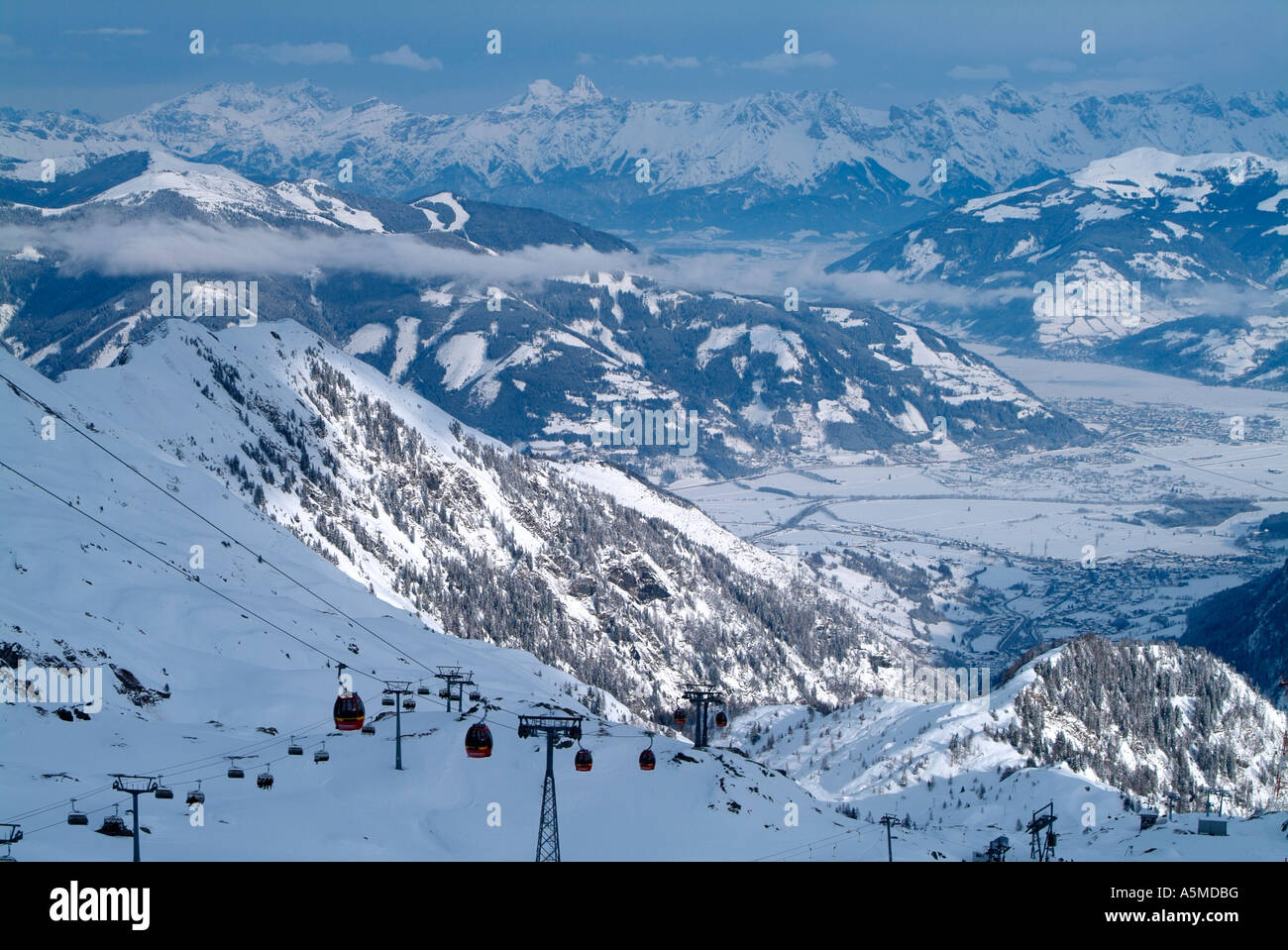 Gletscherjet 2 cable car Kaprun Austria Stock Photo - Alamy