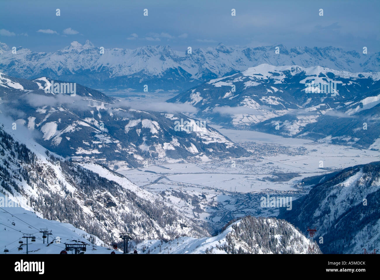 Gletscherjet 2 cable car Kaprun Austria Stock Photo - Alamy