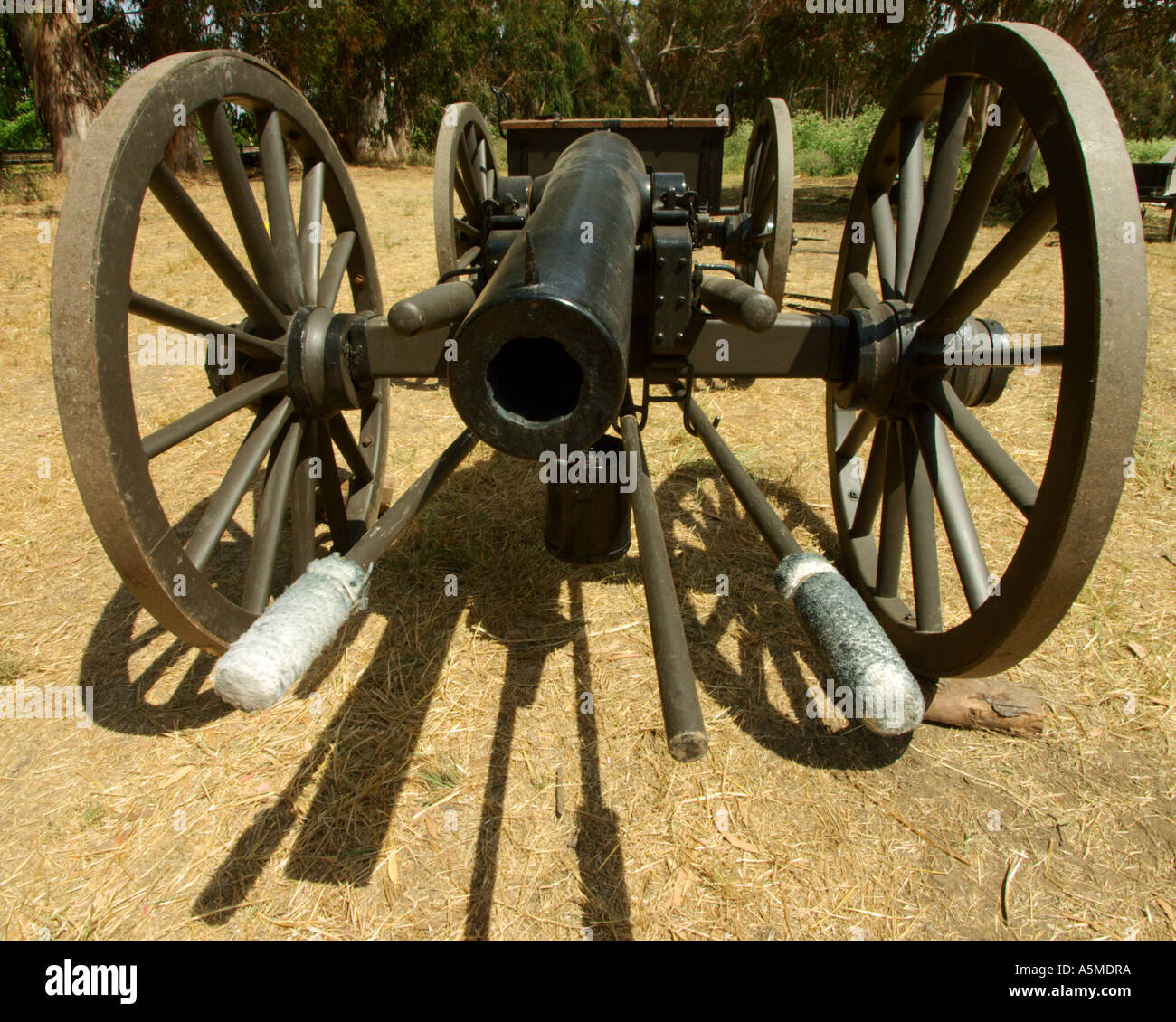 Military cannon weapon war hi-res stock photography and images - Alamy