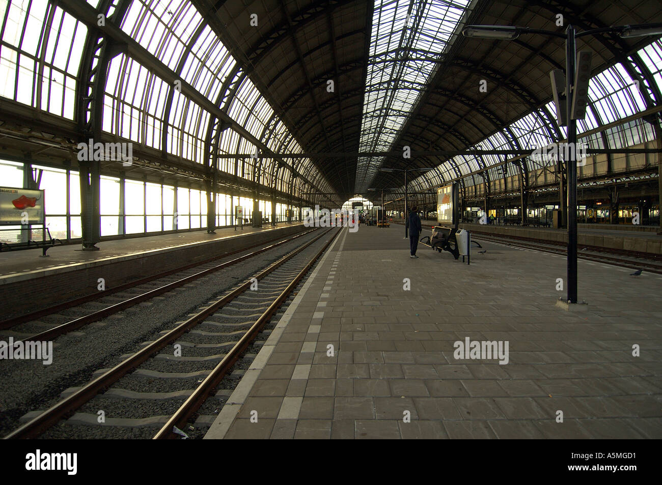 RAJ98779 Empty Cologne Koln Central Railway Station showing beautiful ...