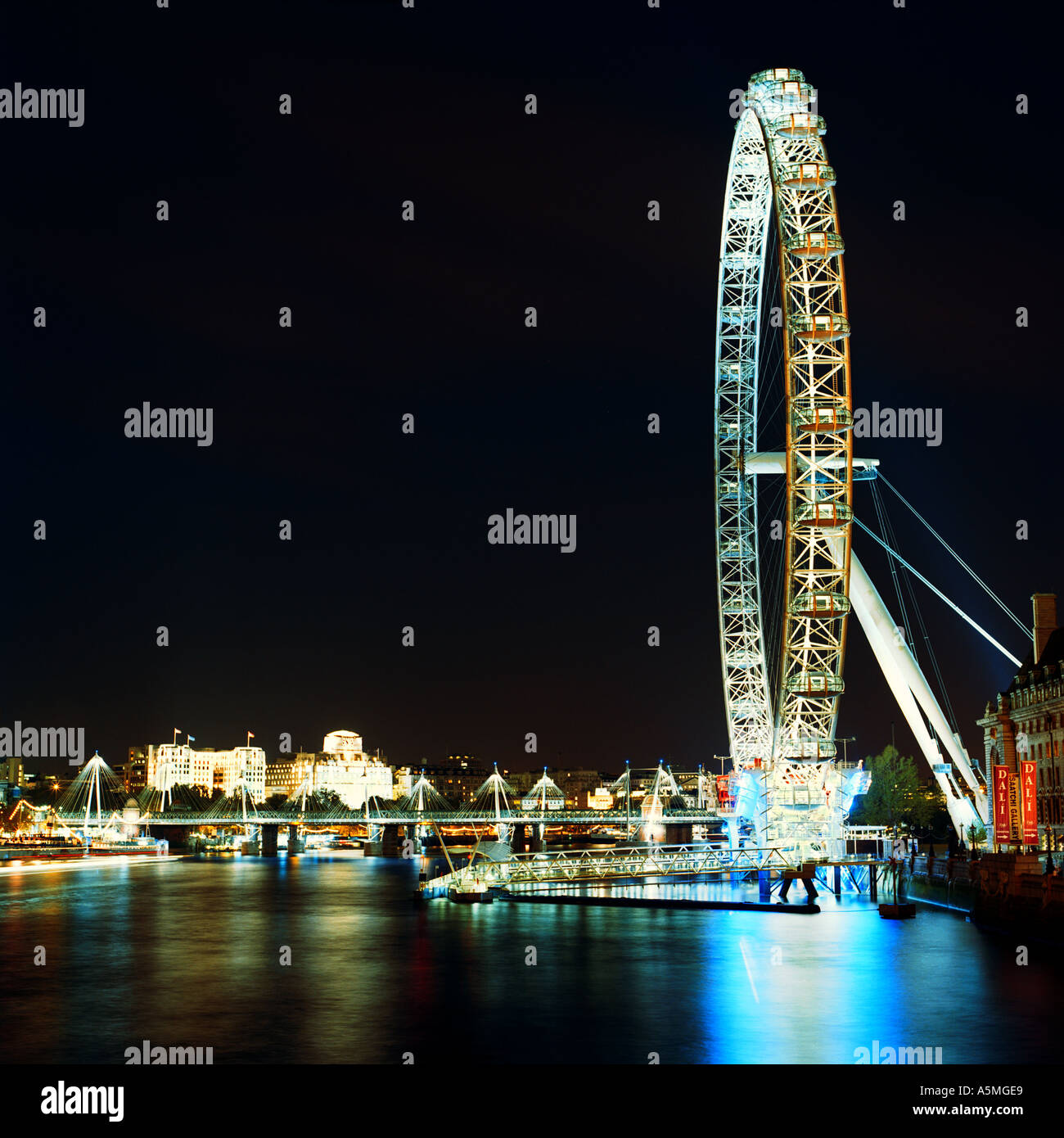BA London Eye Millennium Wheel Marks Barfield Architects at night ...