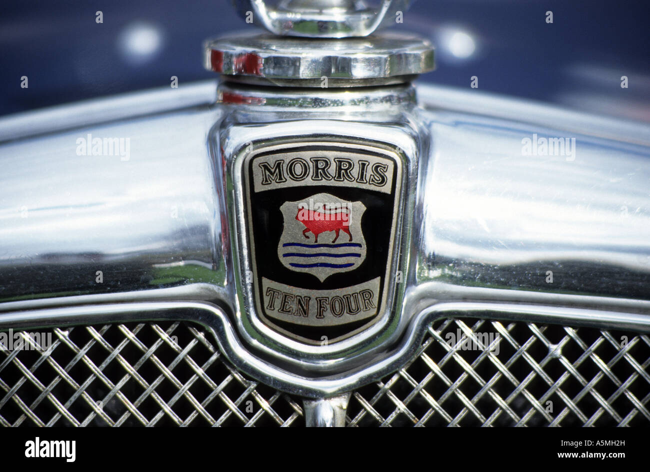 Morris motor company logo hi-res stock photography and images - Alamy