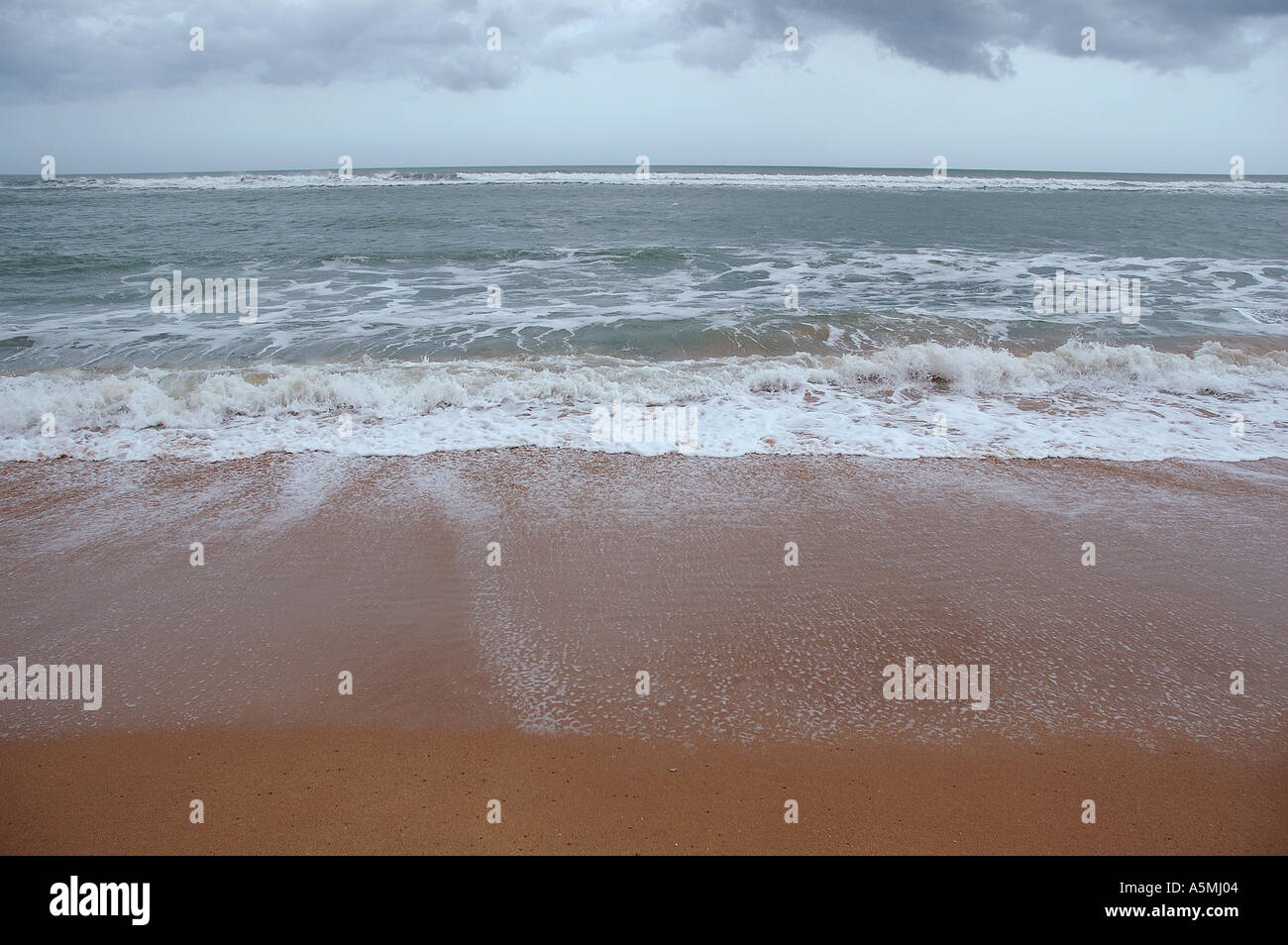 Rolling tides hi-res stock photography and images - Alamy