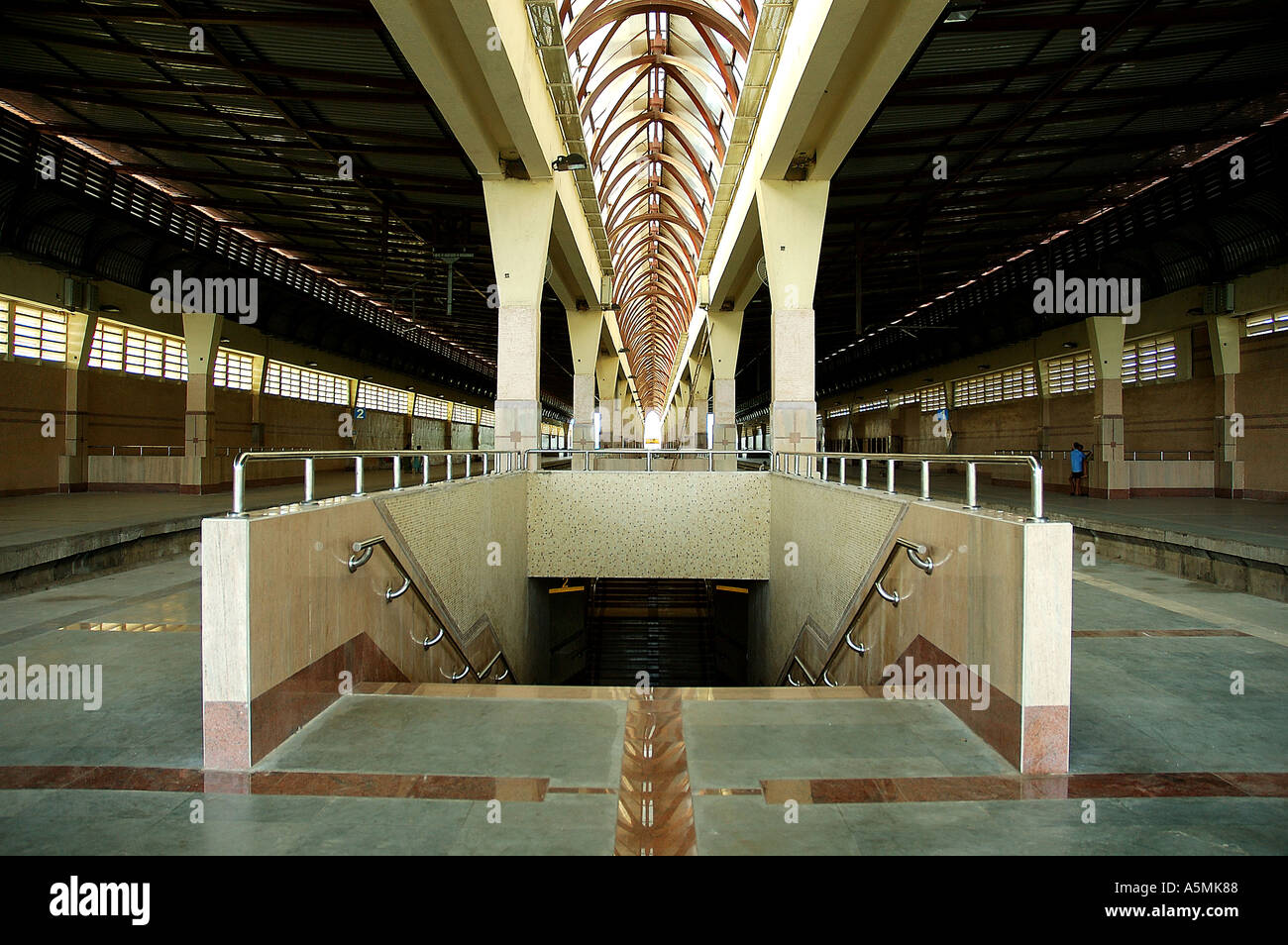 Vashi station hi-res stock photography and images - Alamy