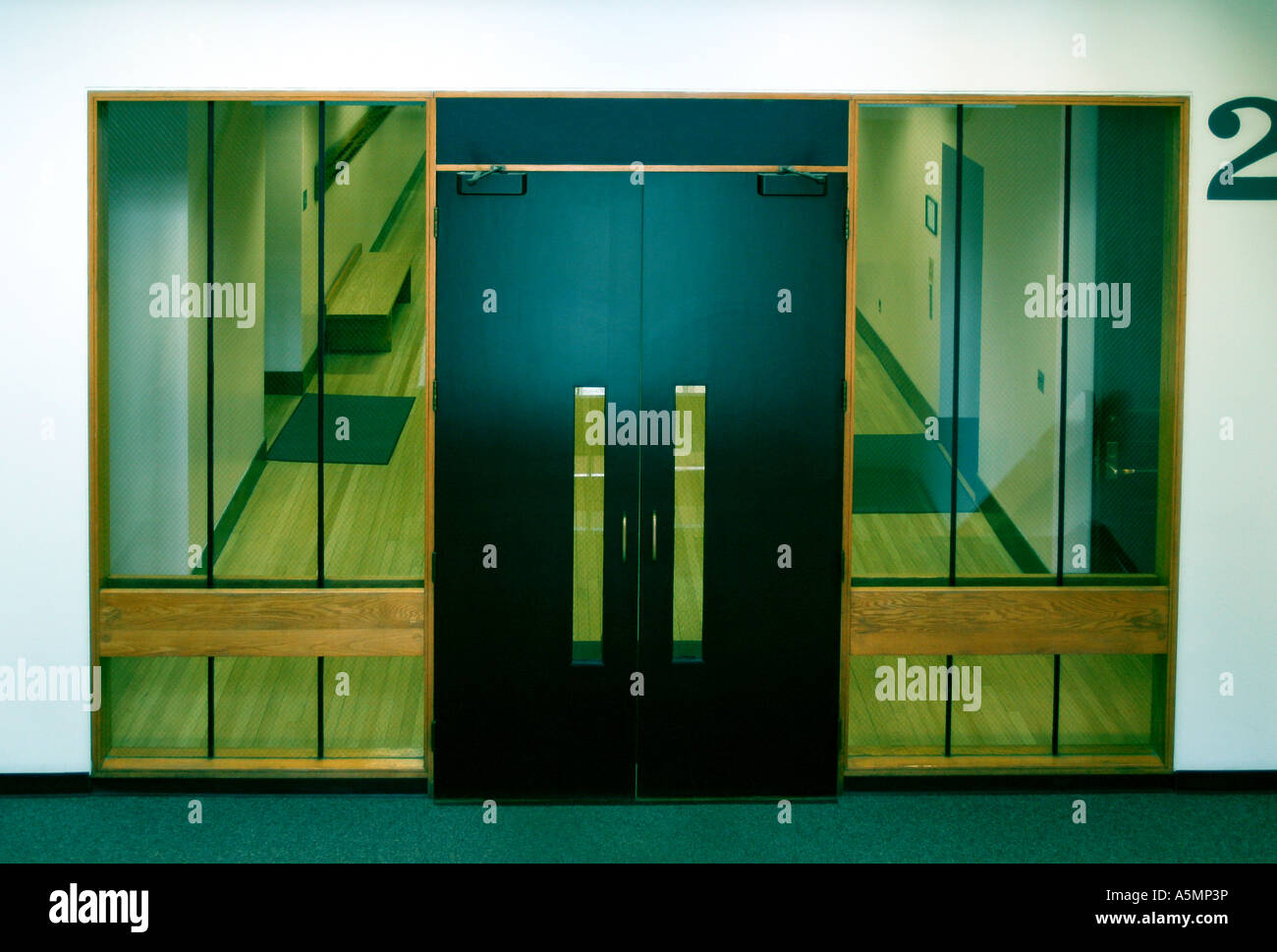 Push and pull doors hi-res stock photography and images - Alamy