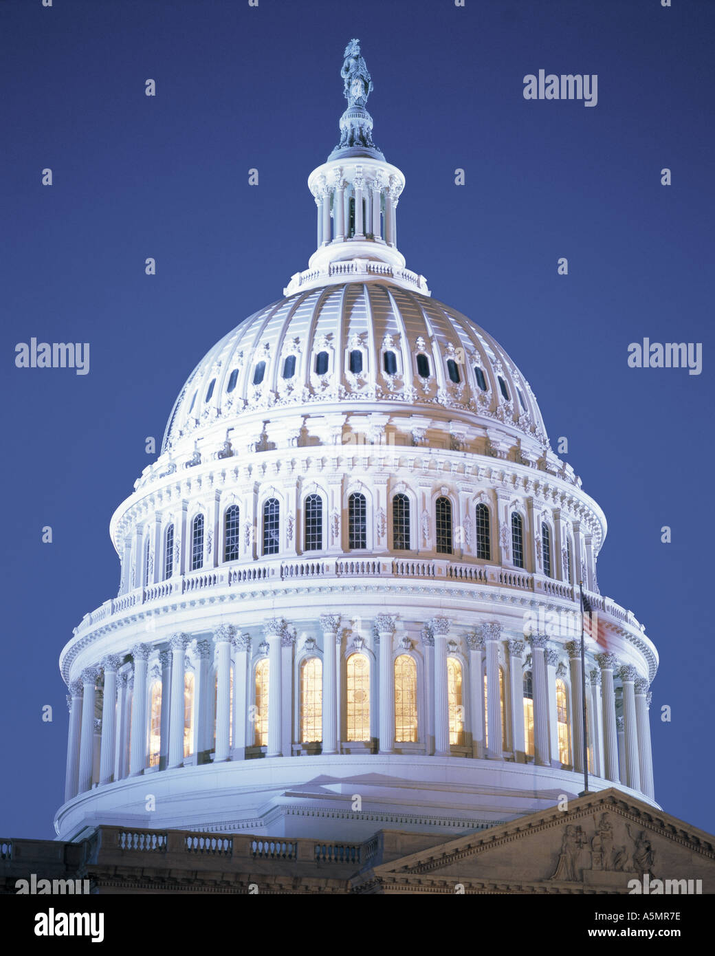 Blue lit capitol dome hi-res stock photography and images - Alamy
