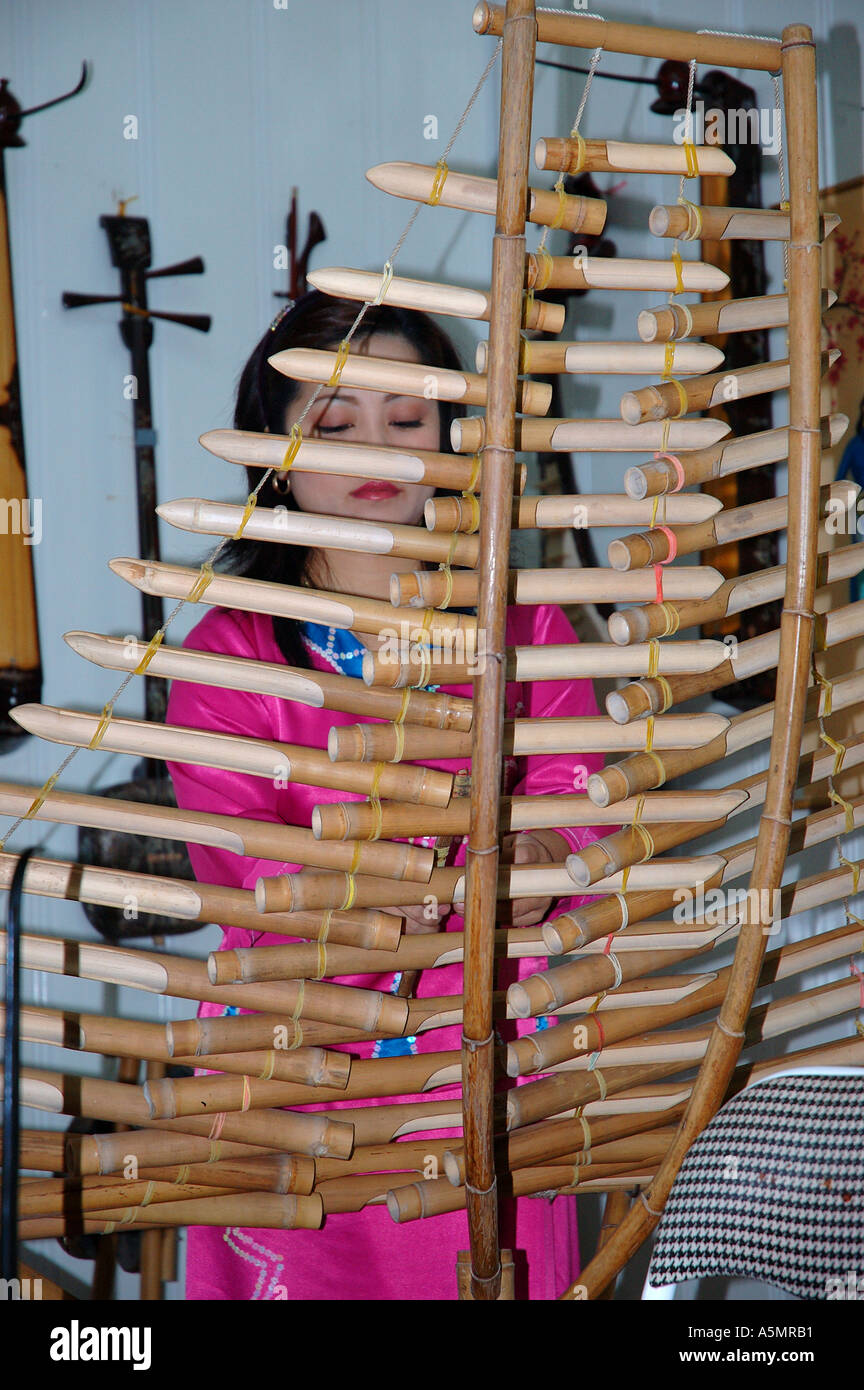 Bamboo percussion instrument hi-res stock photography and images - Alamy