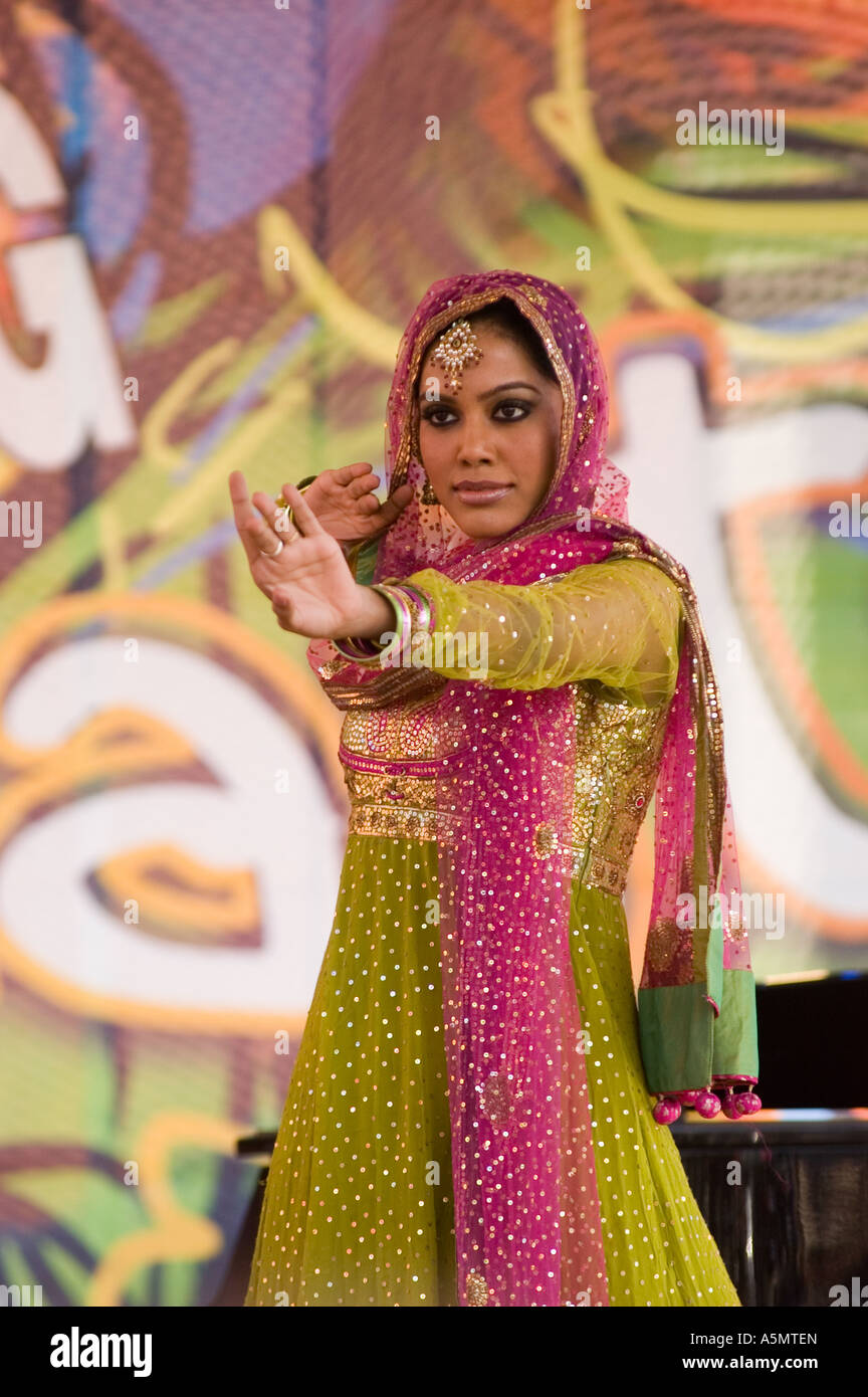 Miss India 2005 / 2006 dancing on stage Stock Photo - Alamy