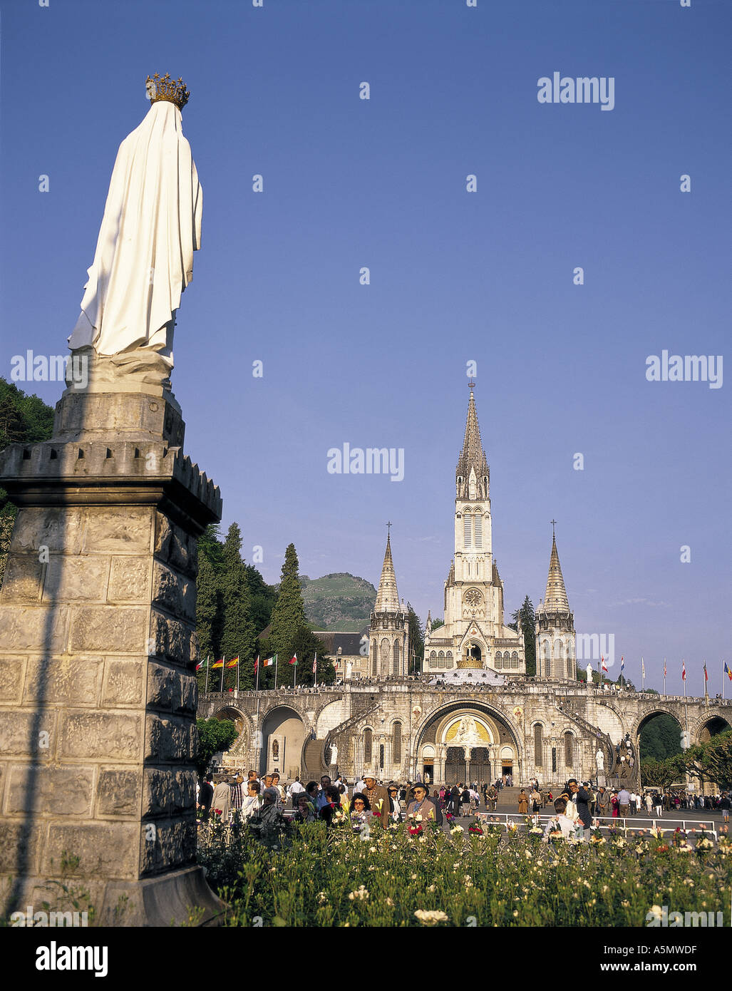 Lourdes Basilica Stock Photos & Lourdes Basilica Stock Images - Alamy