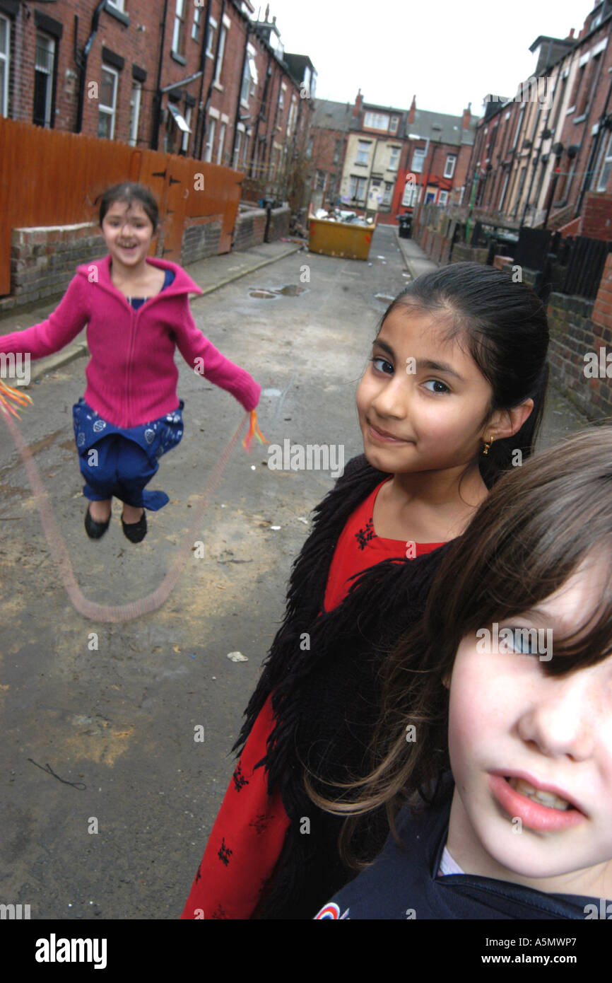 Different races children uk hi-res stock photography and images - Alamy