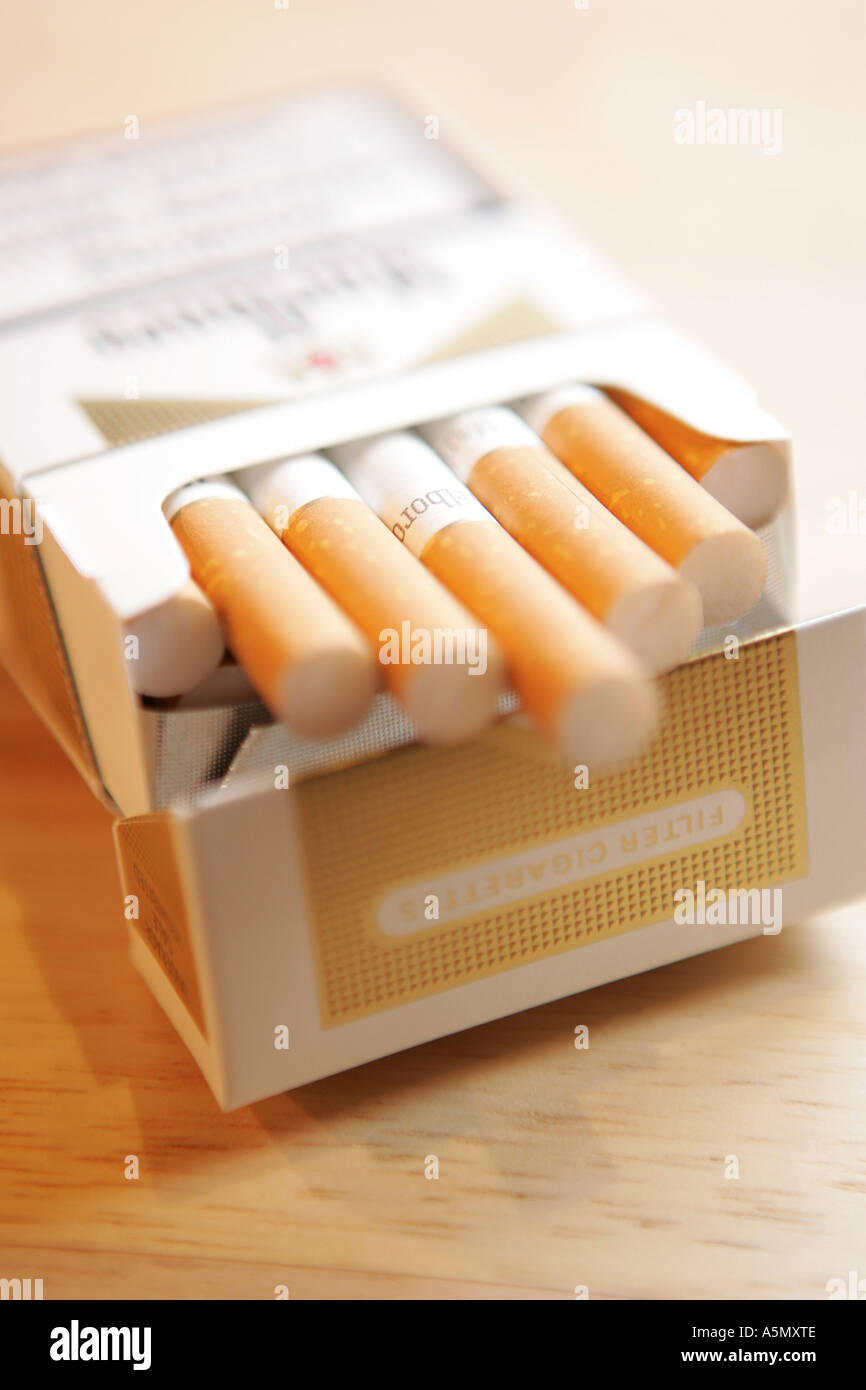 Cigarettes sticking out of packet hi-res stock photography and images ...