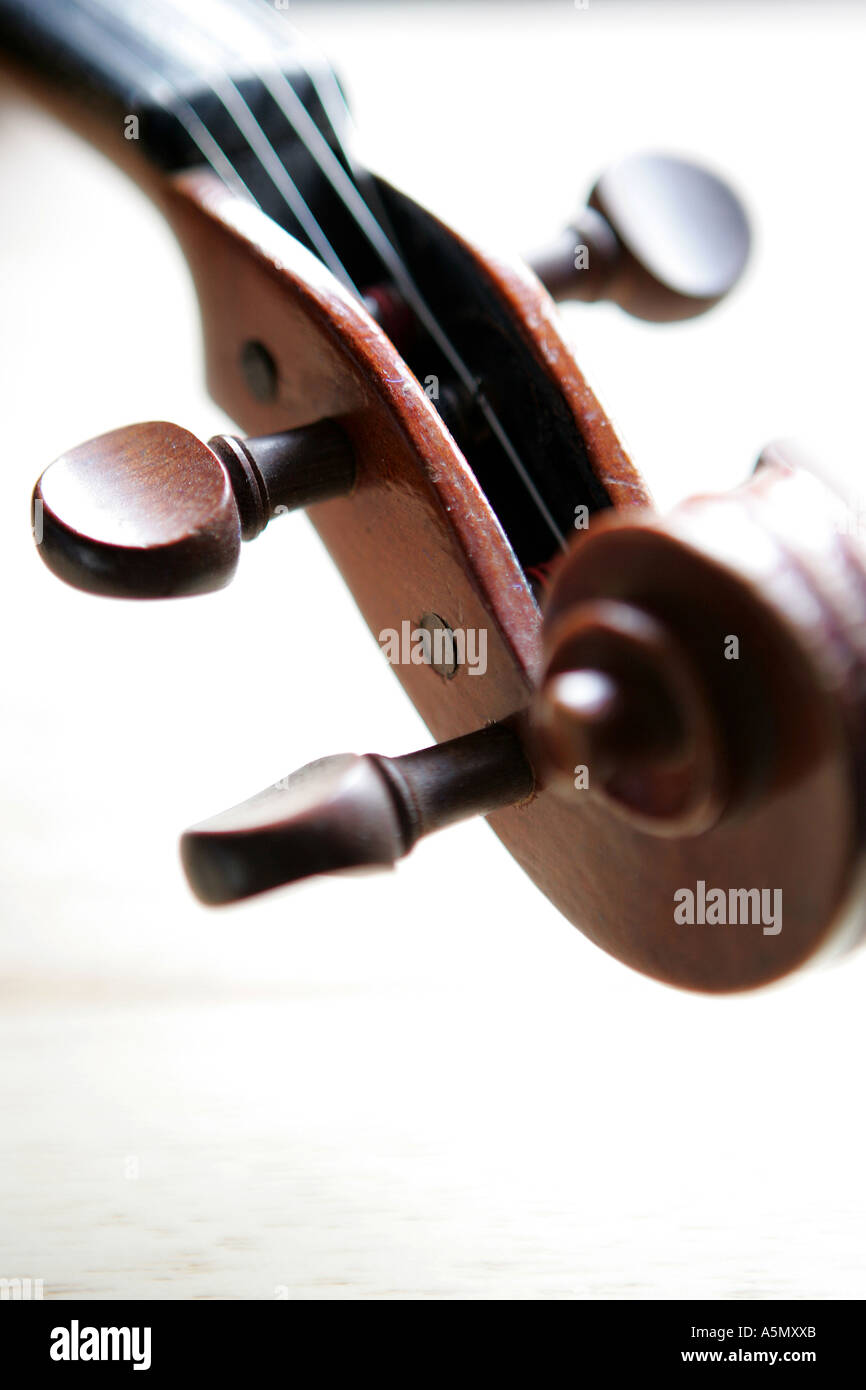 Violin Headstock Stock Photos & Violin Headstock Stock Images - Alamy