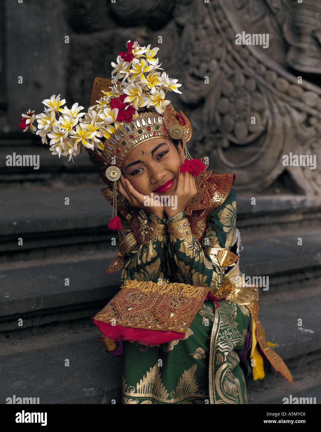 Bali dancer child hi-res stock photography and images - Alamy