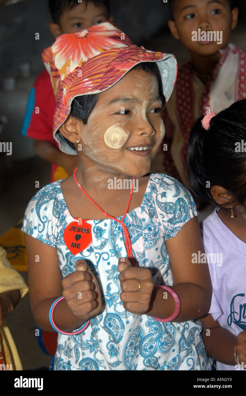 Burmese immigrant children at a children's centre for families affacted ...