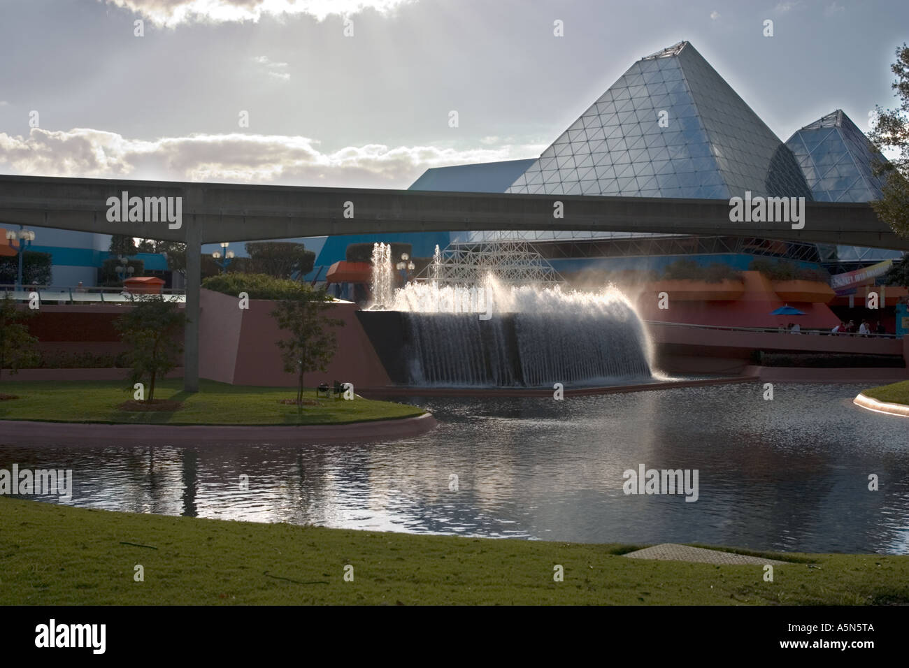 Epcot florida fountain hi-res stock photography and images - Alamy