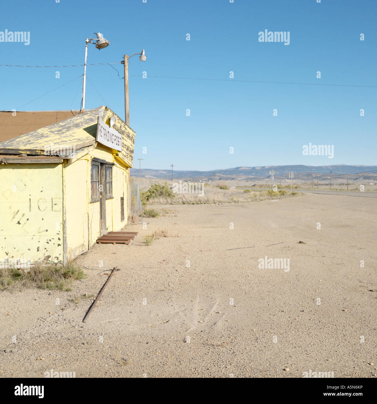 Old trading post in desert landscape of Utah Stock Photo - Alamy