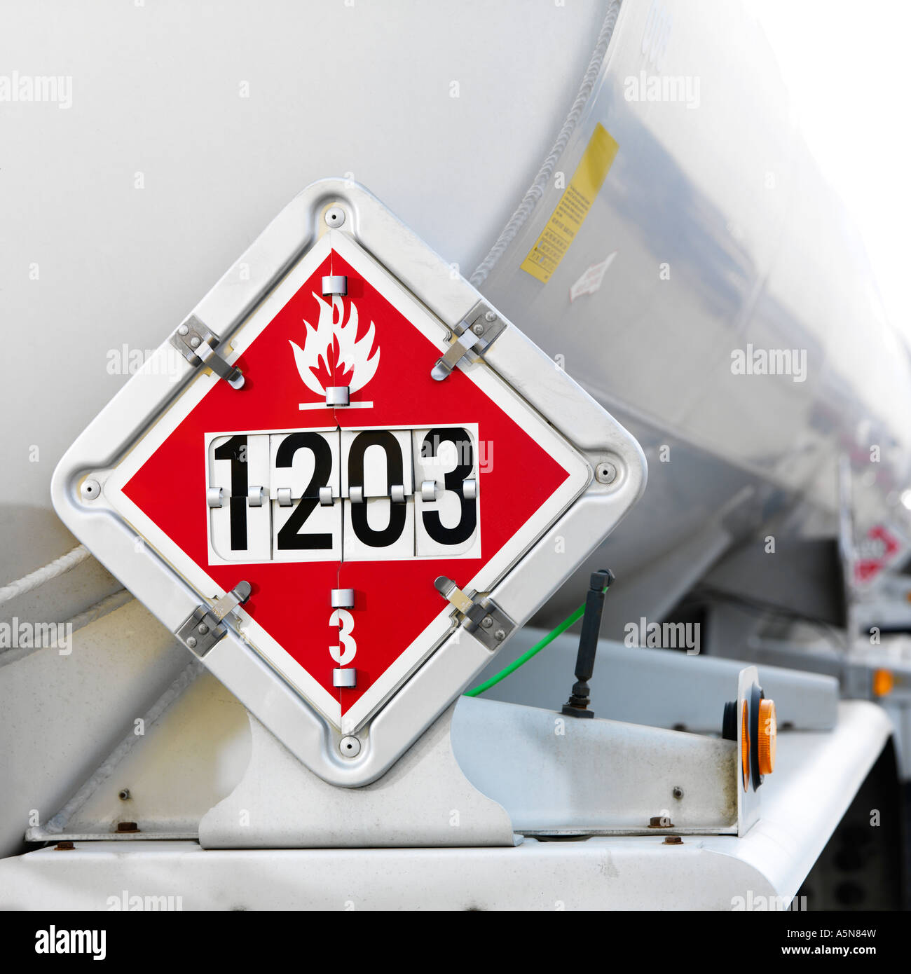 18 wheeler logo hi-res stock photography and images - Alamy
