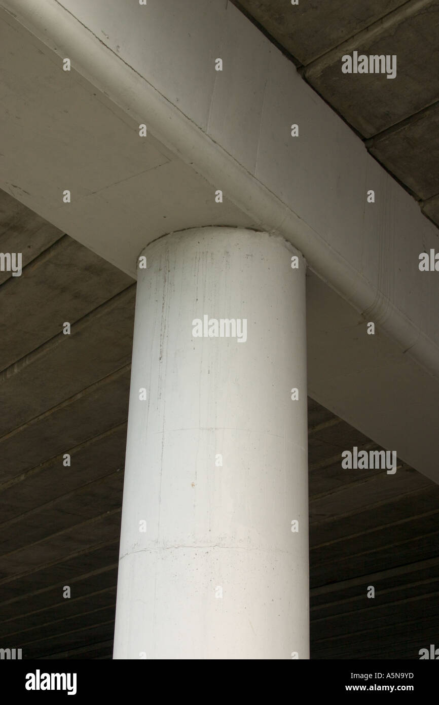 highway support beam Stock Photo - Alamy