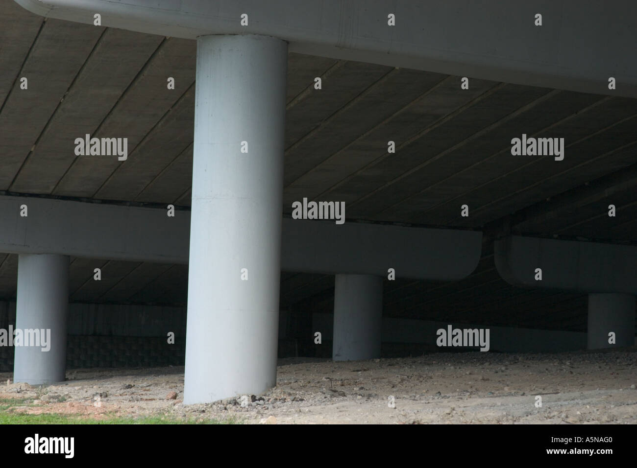 highway support beam Stock Photo - Alamy