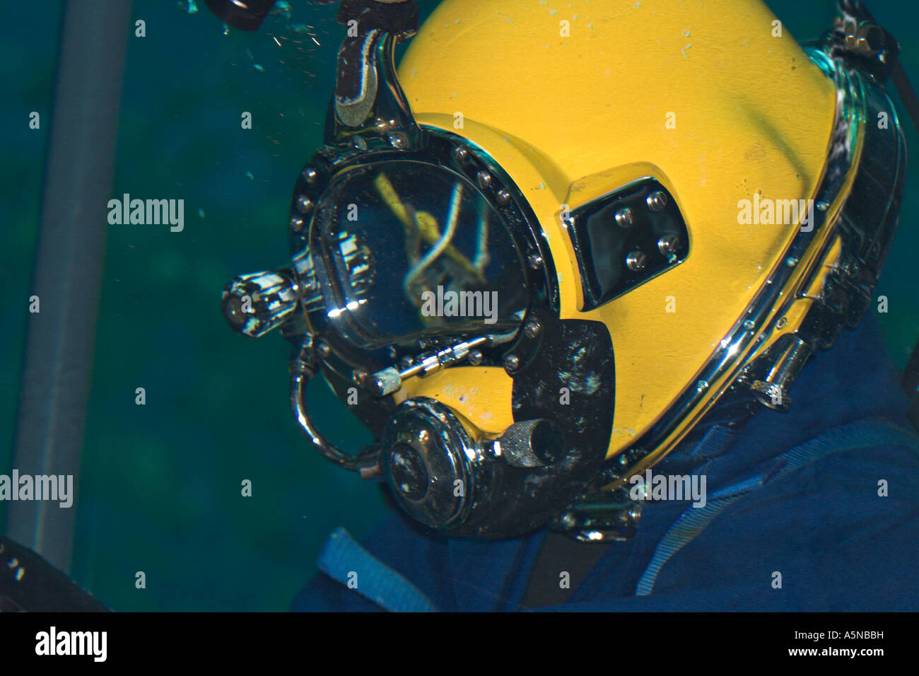Diving helmet hi-res stock photography and images - Alamy