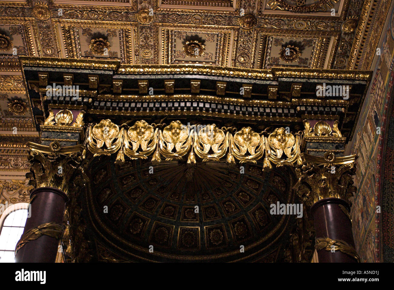 Altar canopy hi-res stock photography and images - Alamy
