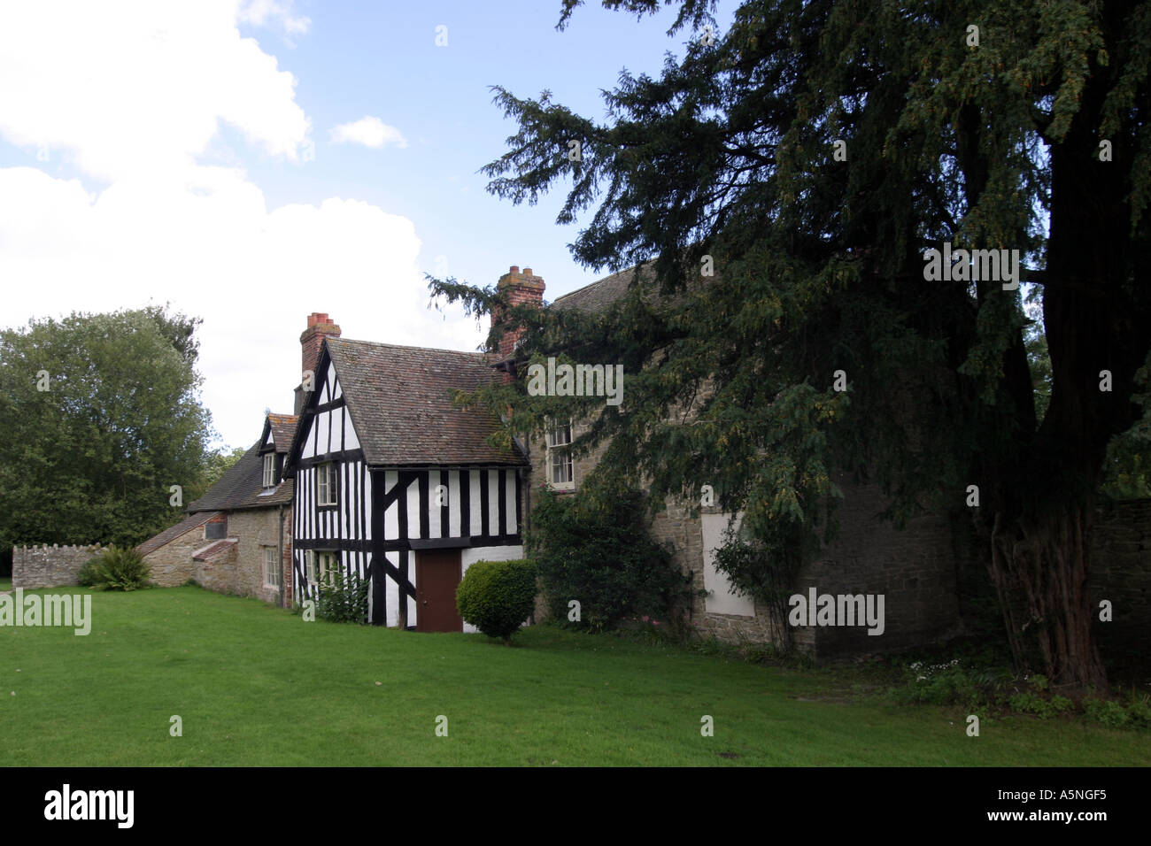 Aston munslow hi-res stock photography and images - Alamy