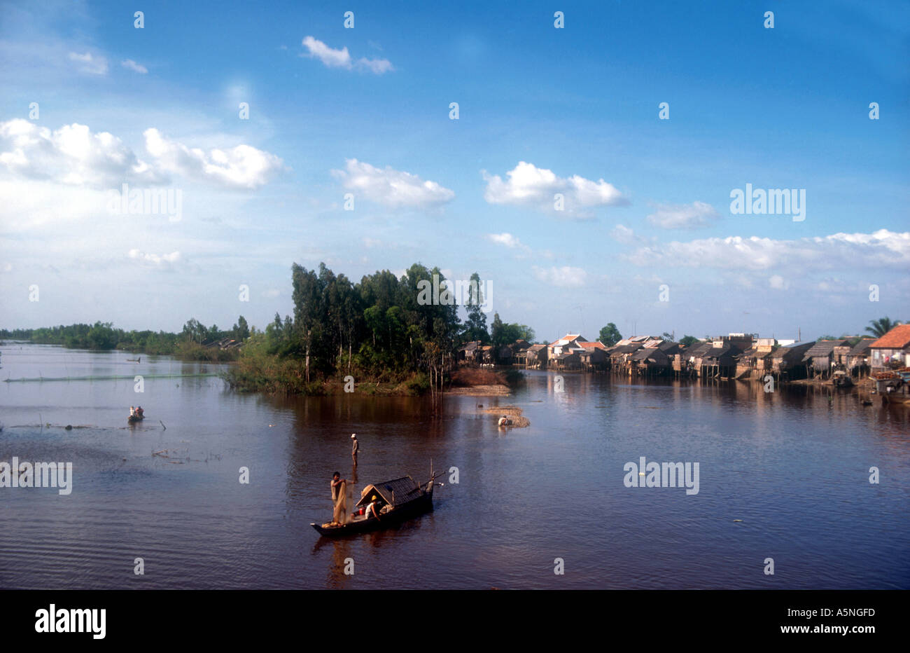 WATERWAYS CANALS RIVERS MEKONG DELTA VIETNAM FISHING FLOATING MARKET ...