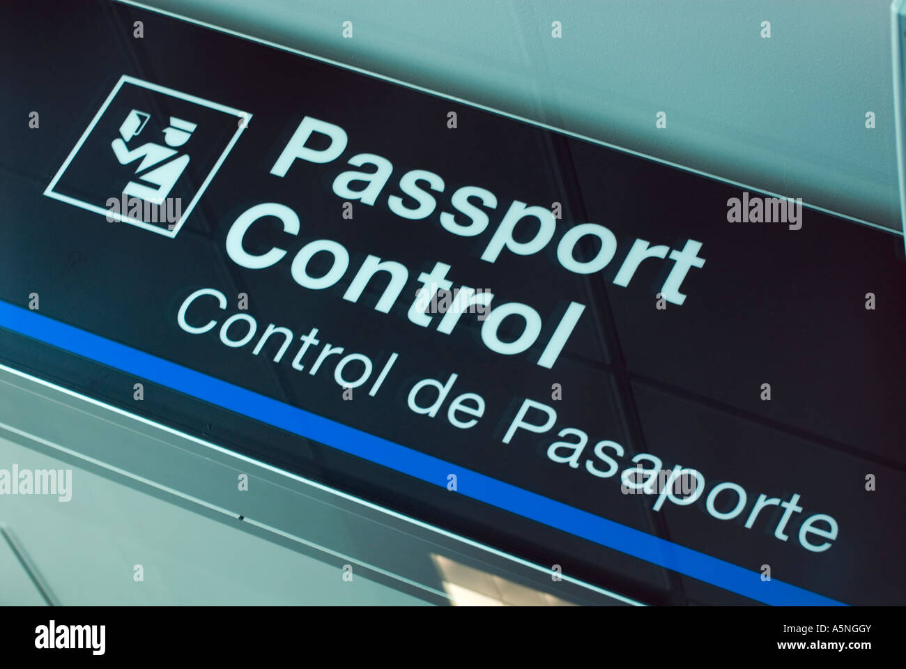 Passport control sign airport hi-res stock photography and images - Alamy