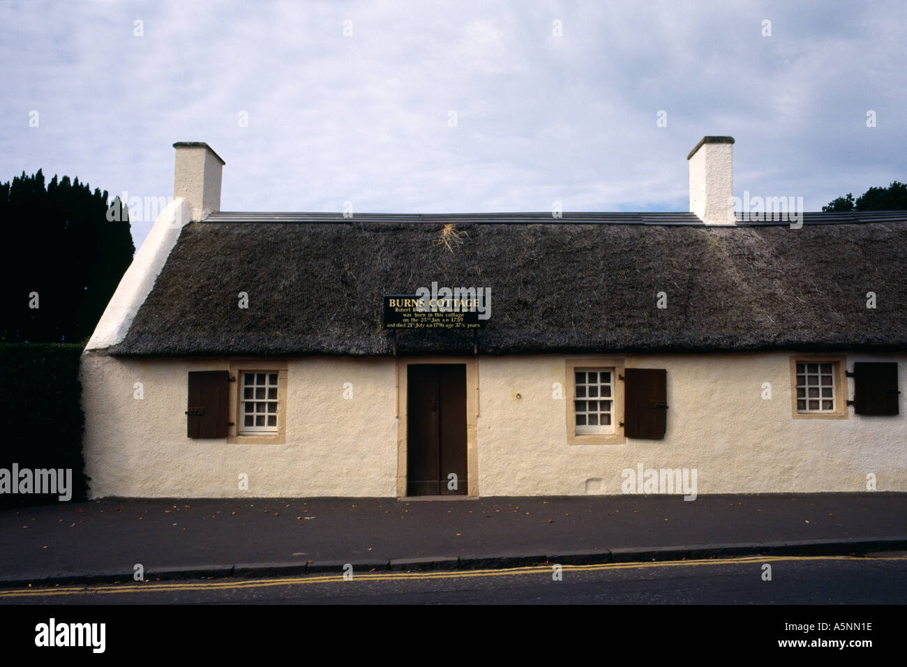 Poetry cottage hi-res stock photography and images - Alamy