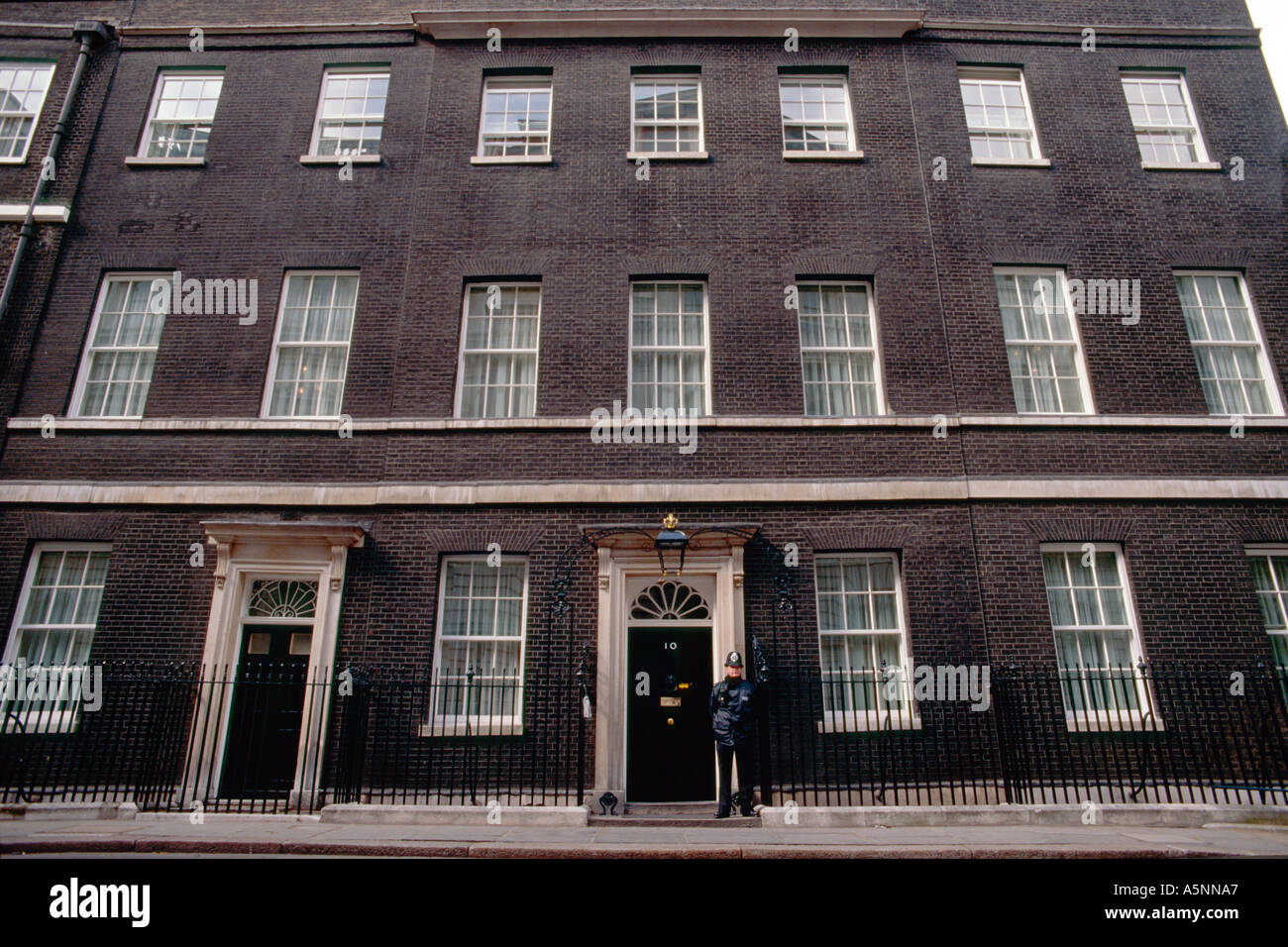 To 10 downing street hi-res stock photography and images - Alamy