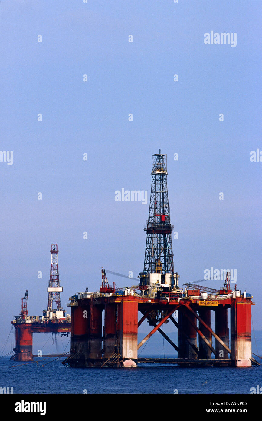 Oil production rigs Stock Photo - Alamy