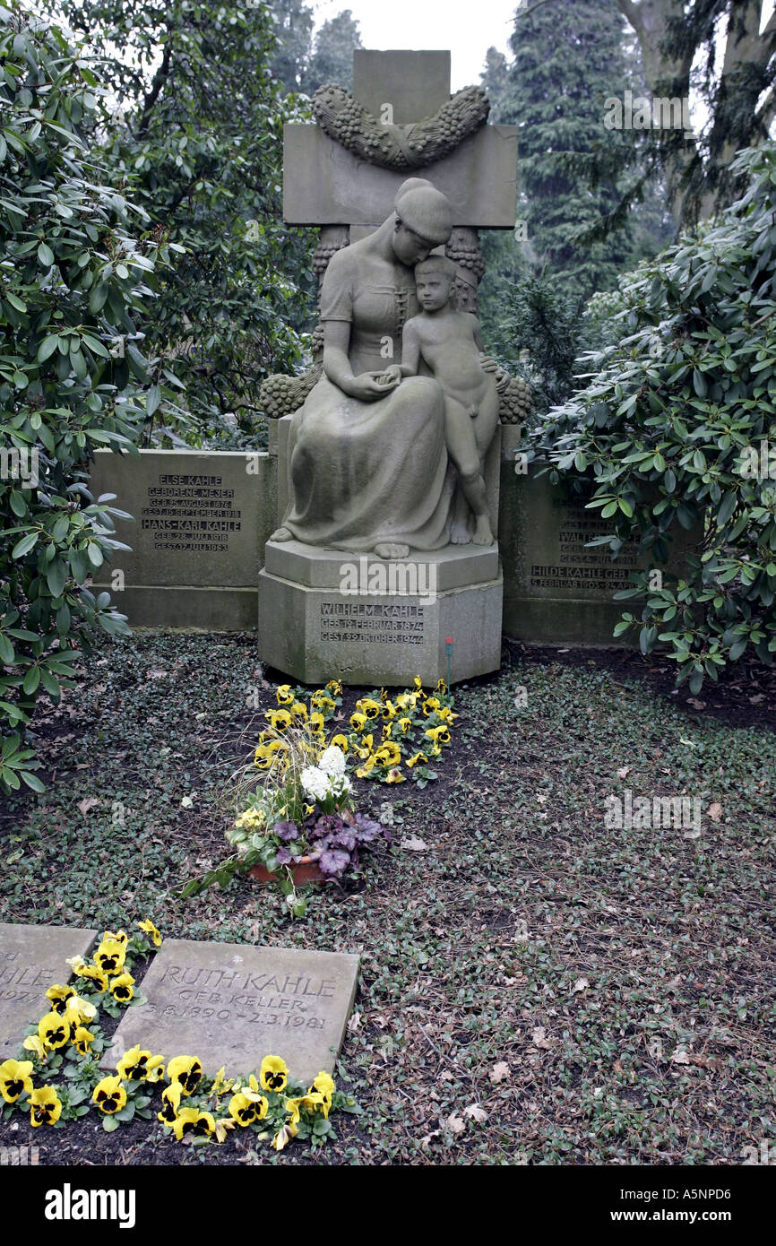Grabstein tombstone Stock Photo - Alamy