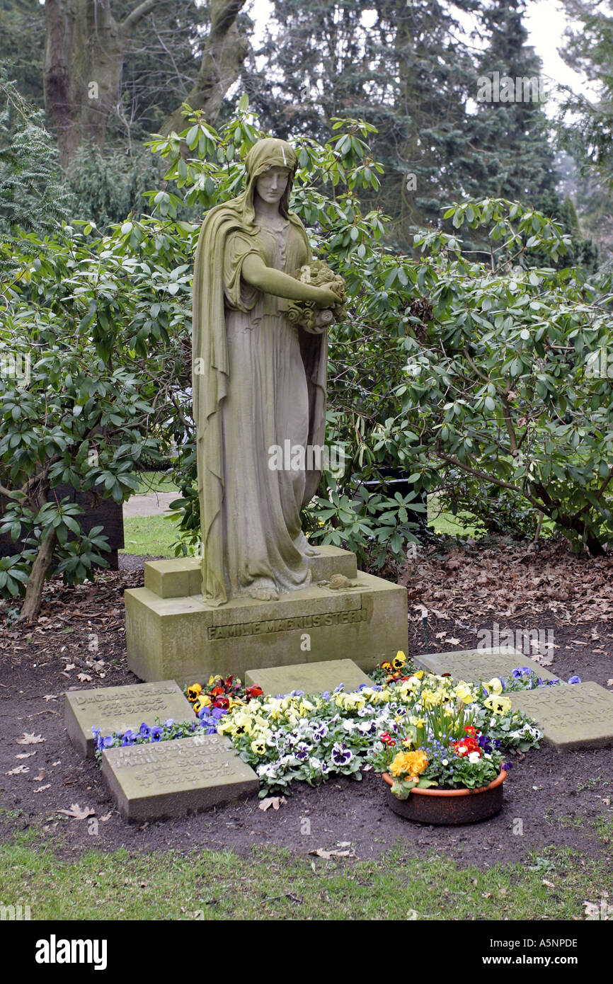 Grabstein tombstone Stock Photo - Alamy