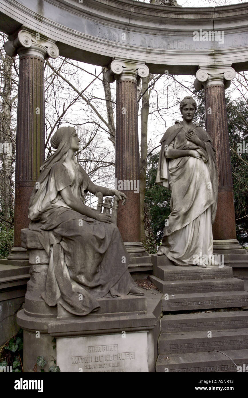 Grabstein tombstone Stock Photo - Alamy