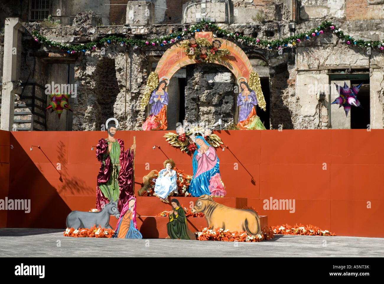 Father christmas in latin america hi-res stock photography and images ...