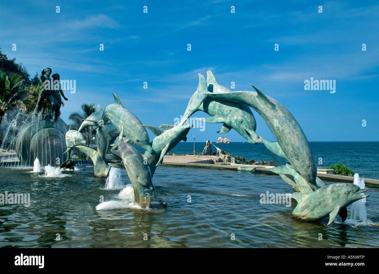 Monument to the continuity of life hi-res stock photography and images ...