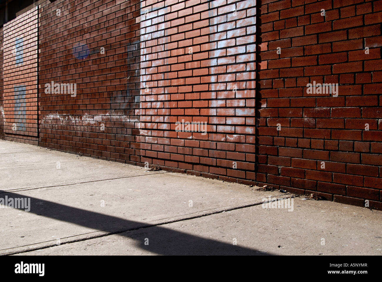 Empty back street Stock Photo - Alamy