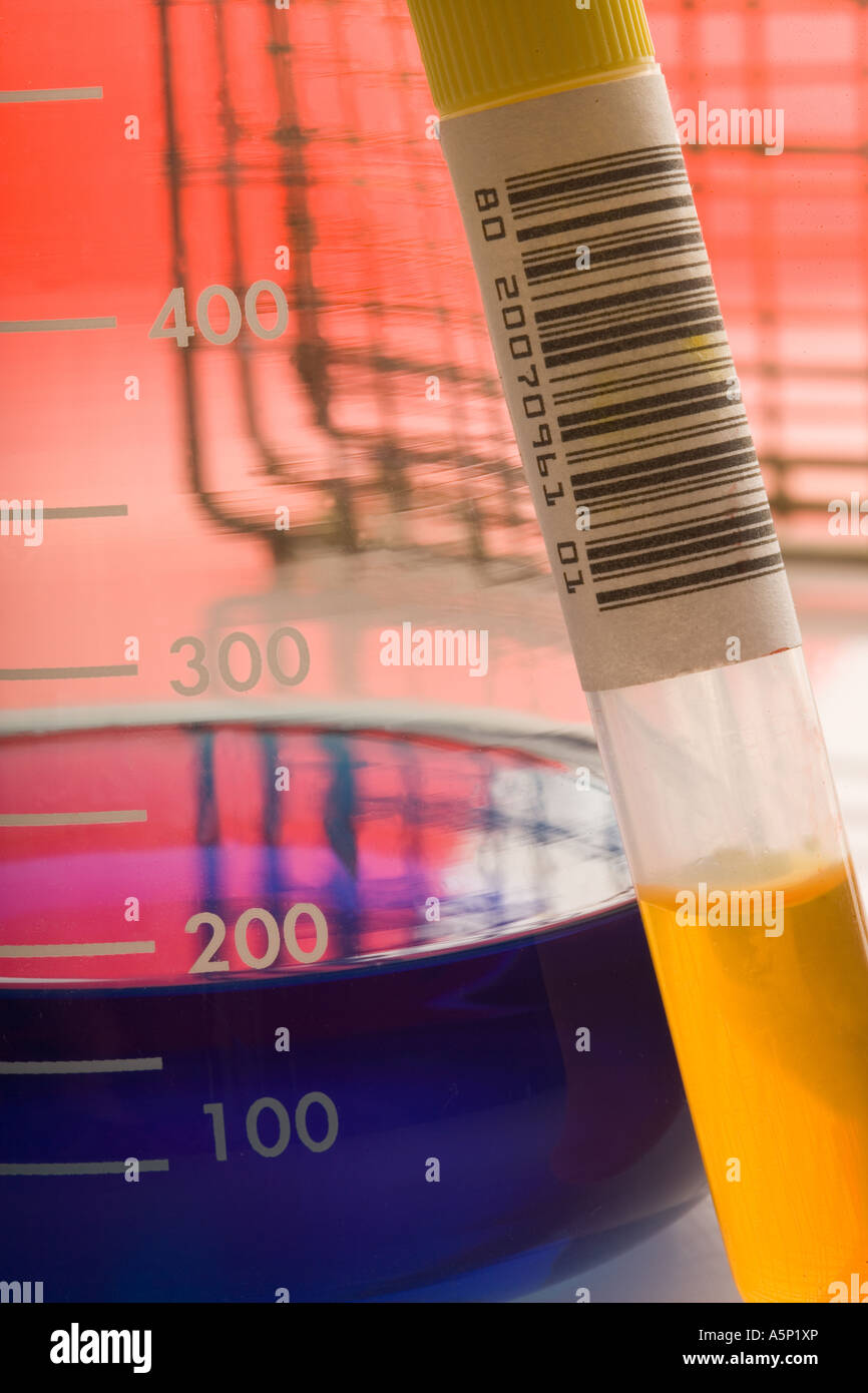 Laboratory flasks test tubes liquids hi-res stock photography and ...