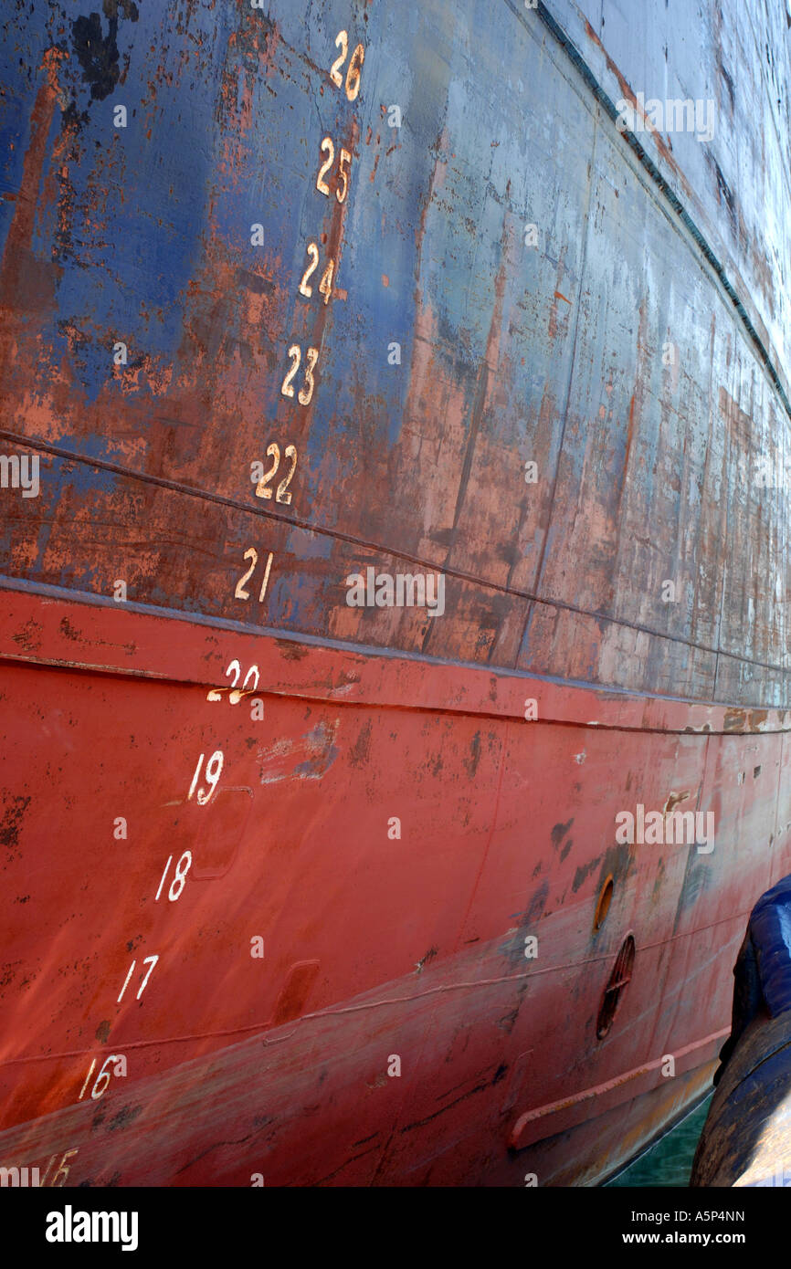 Plimsoll line ship hi-res stock photography and images - Alamy
