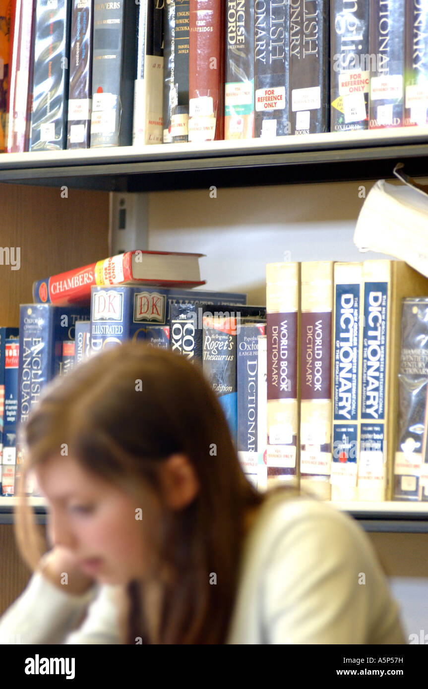 School classroom reading london hi-res stock photography and images - Alamy