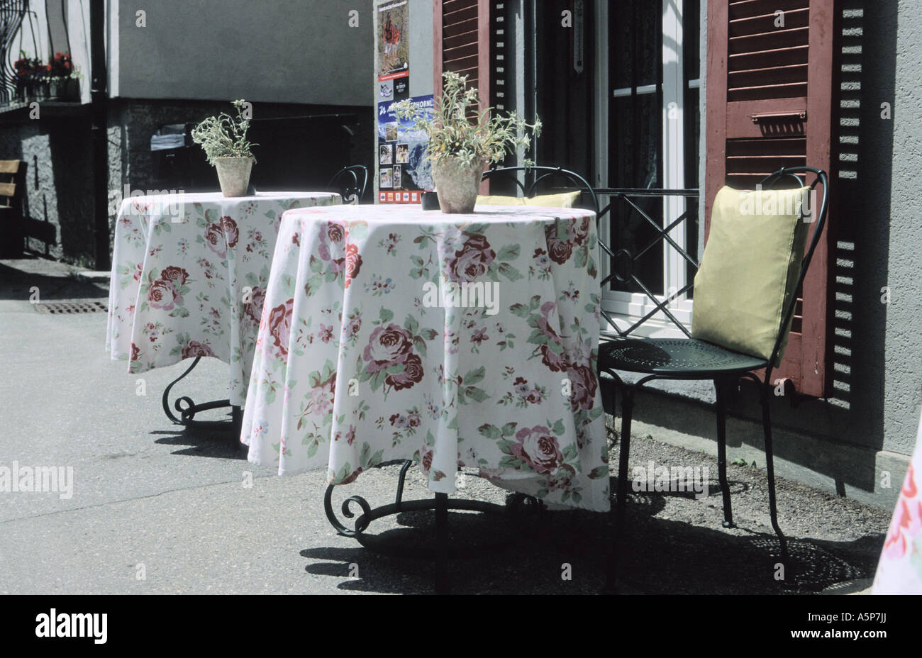 Outdoor cafeteria tables Stock Photo - Alamy