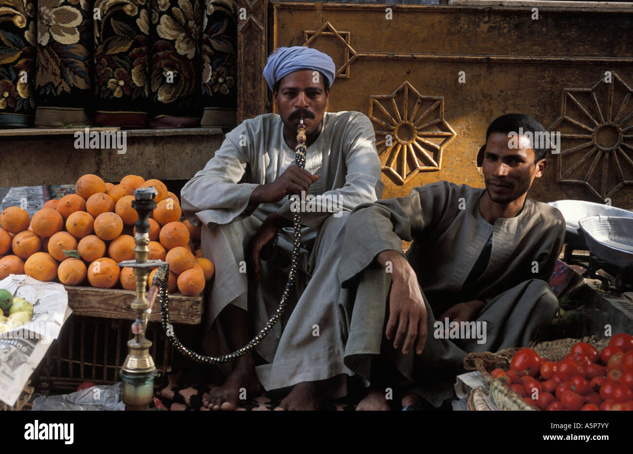 Arab smoking pipe hi-res stock photography and images - Alamy