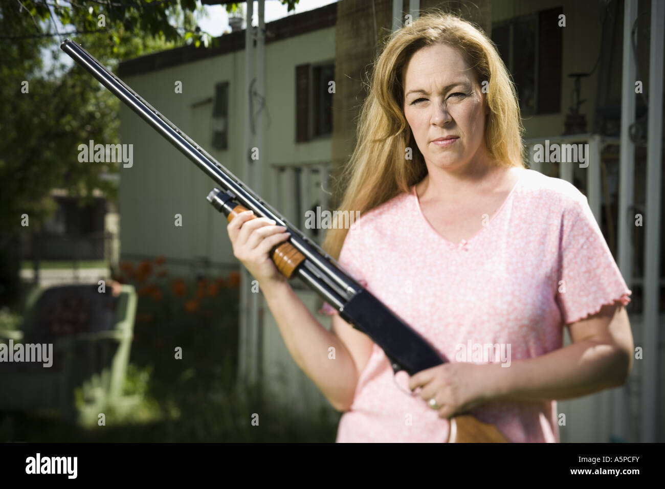 Hillbilly woman hi-res stock photography and images - Alamy