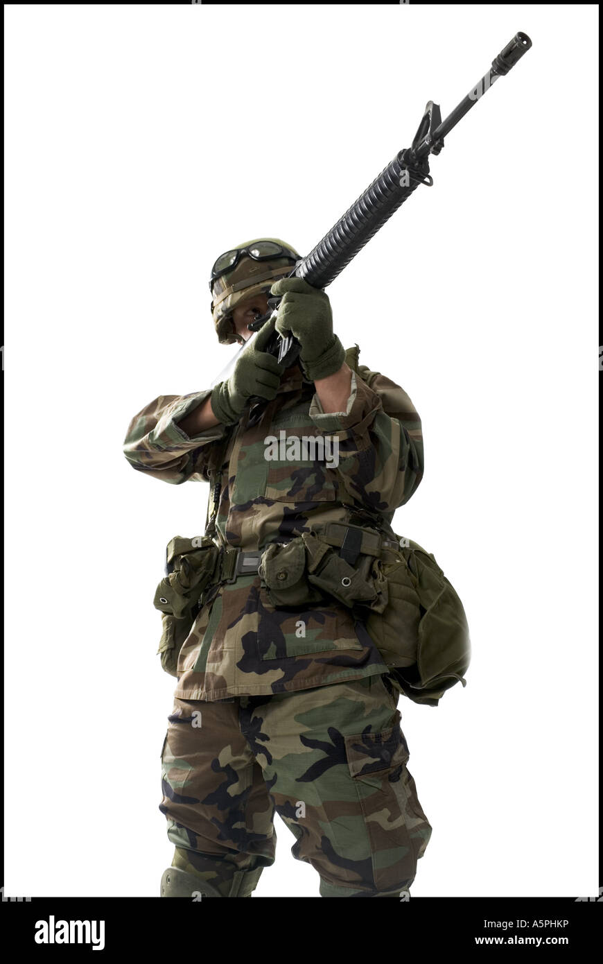Soldiers pointing guns hi-res stock photography and images - Alamy