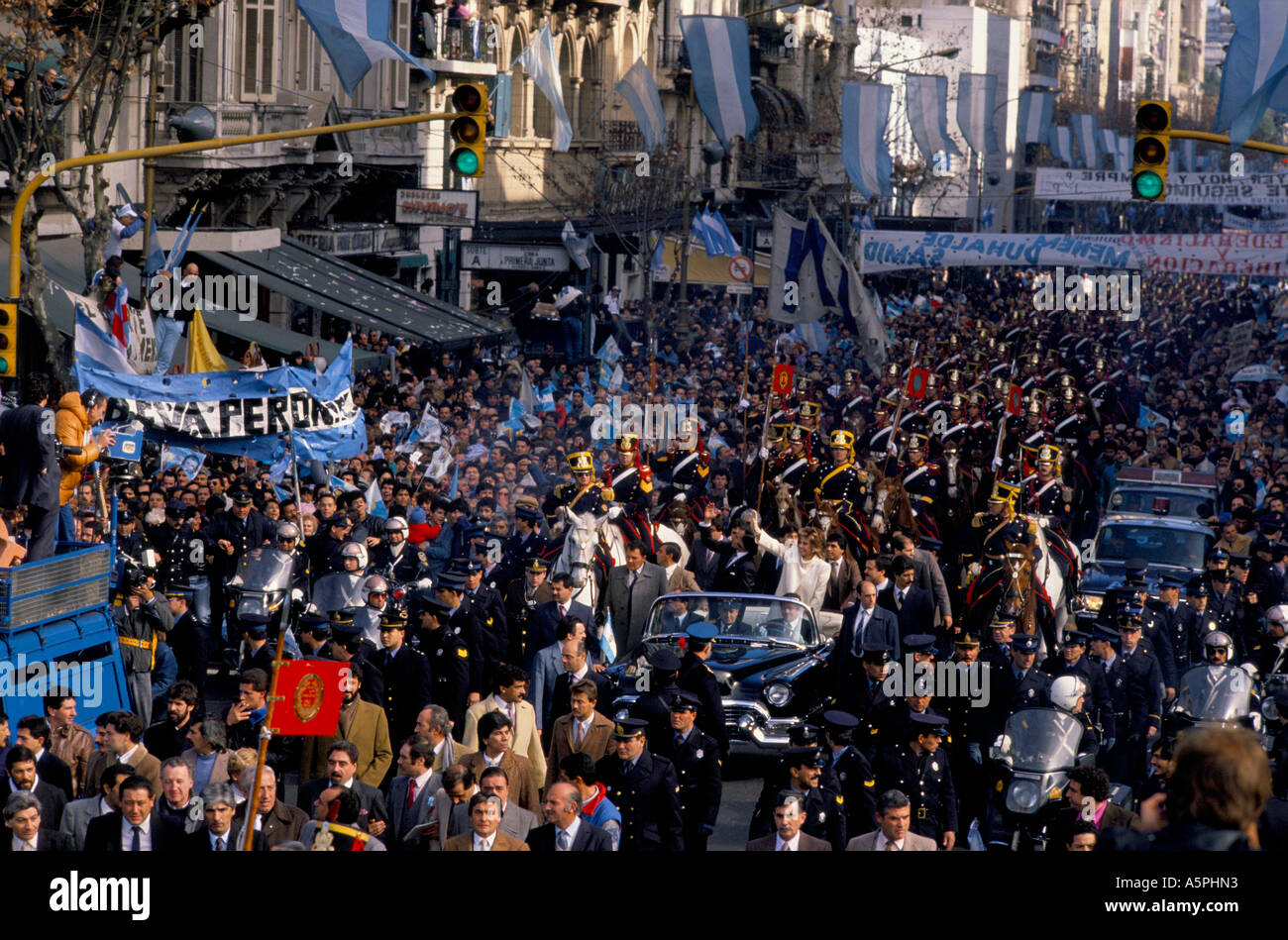 GRENADIER GUARDS AND A HEAVY POLICE FORCE ESCORT PRESIDENT CARLOS MENEM ...