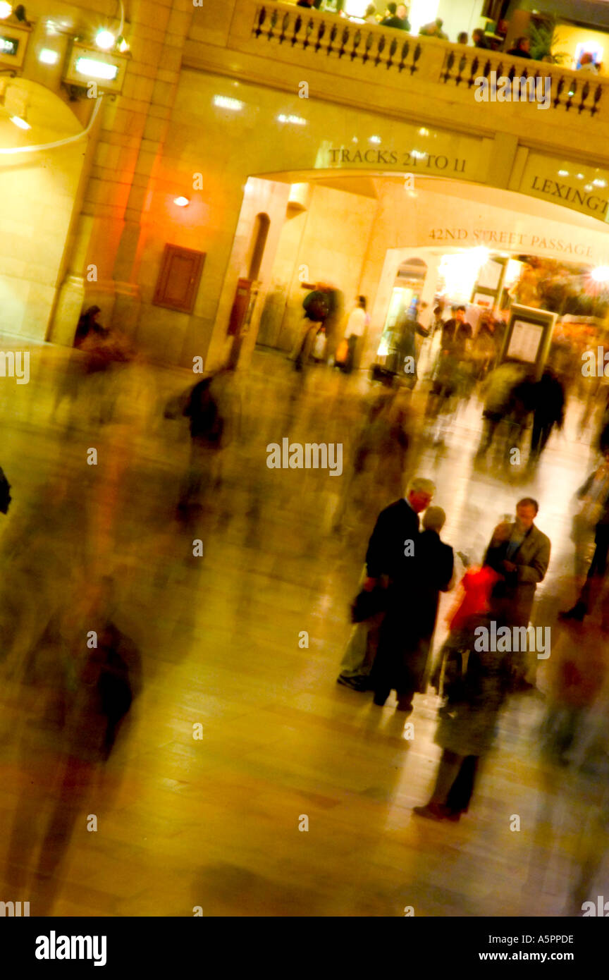Grand Central Station New York Movement Train station people subway ...