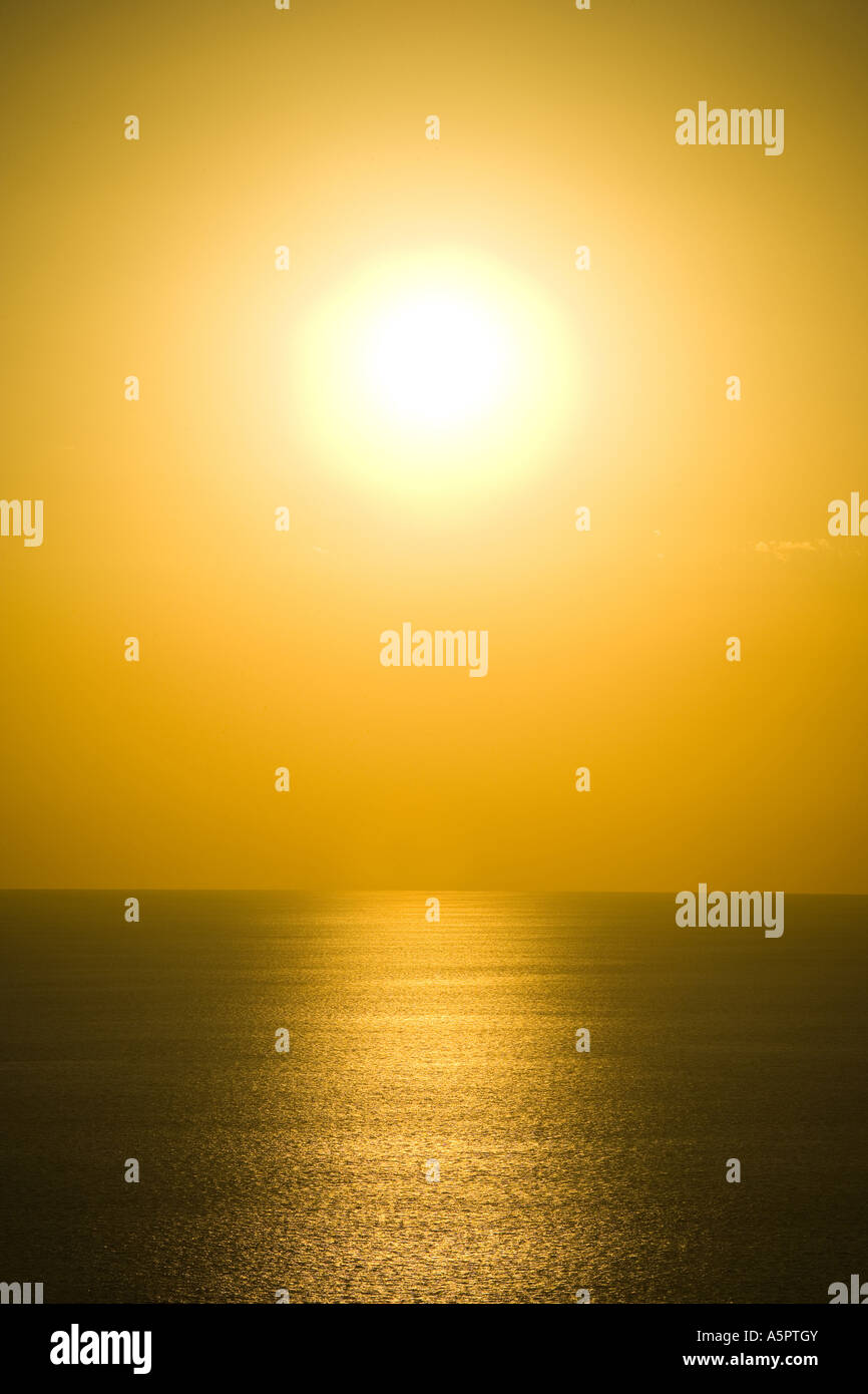 Scene sunset over sea hi-res stock photography and images - Alamy