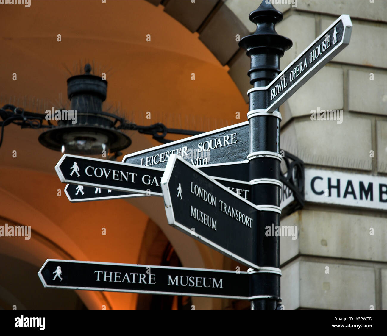 Covent garden area of london hi-res stock photography and images - Alamy