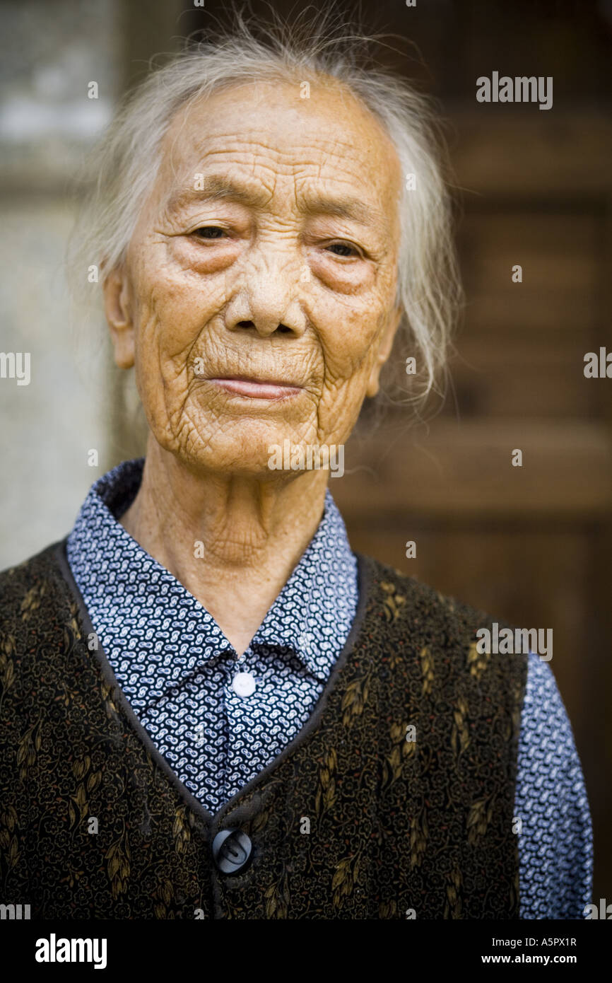 Older Asian woman Stock Photo - Alamy Older Asian woman Stock Photo - Alamy